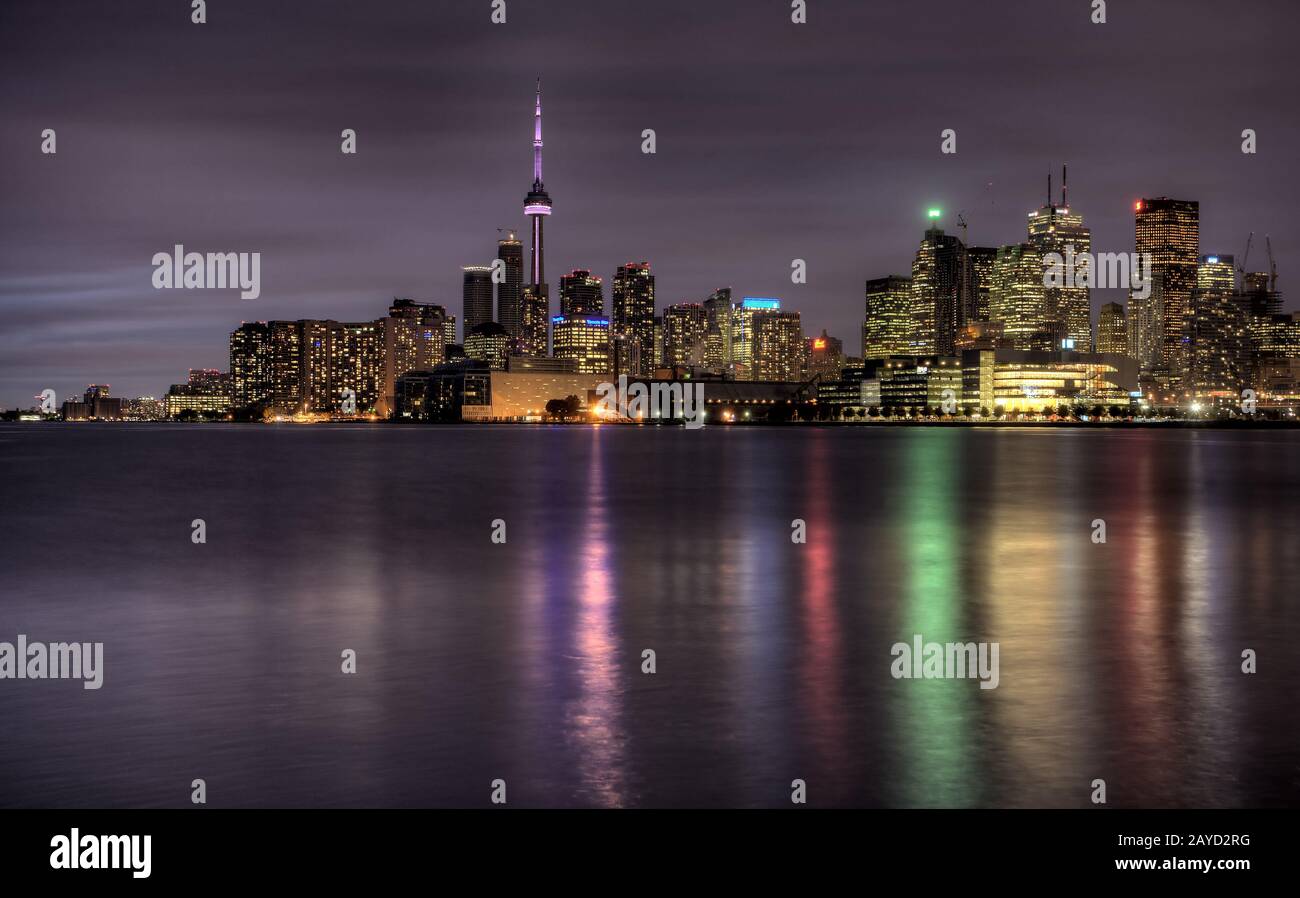 Nighttime city shot hi-res stock photography and images - Alamy