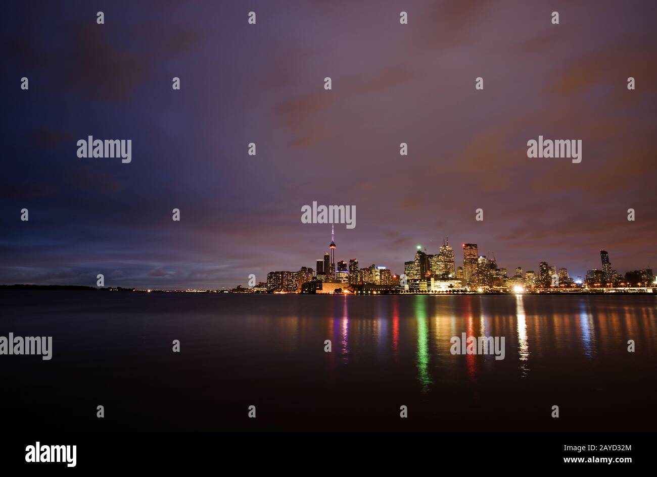 Nighttime city shot hi-res stock photography and images - Alamy