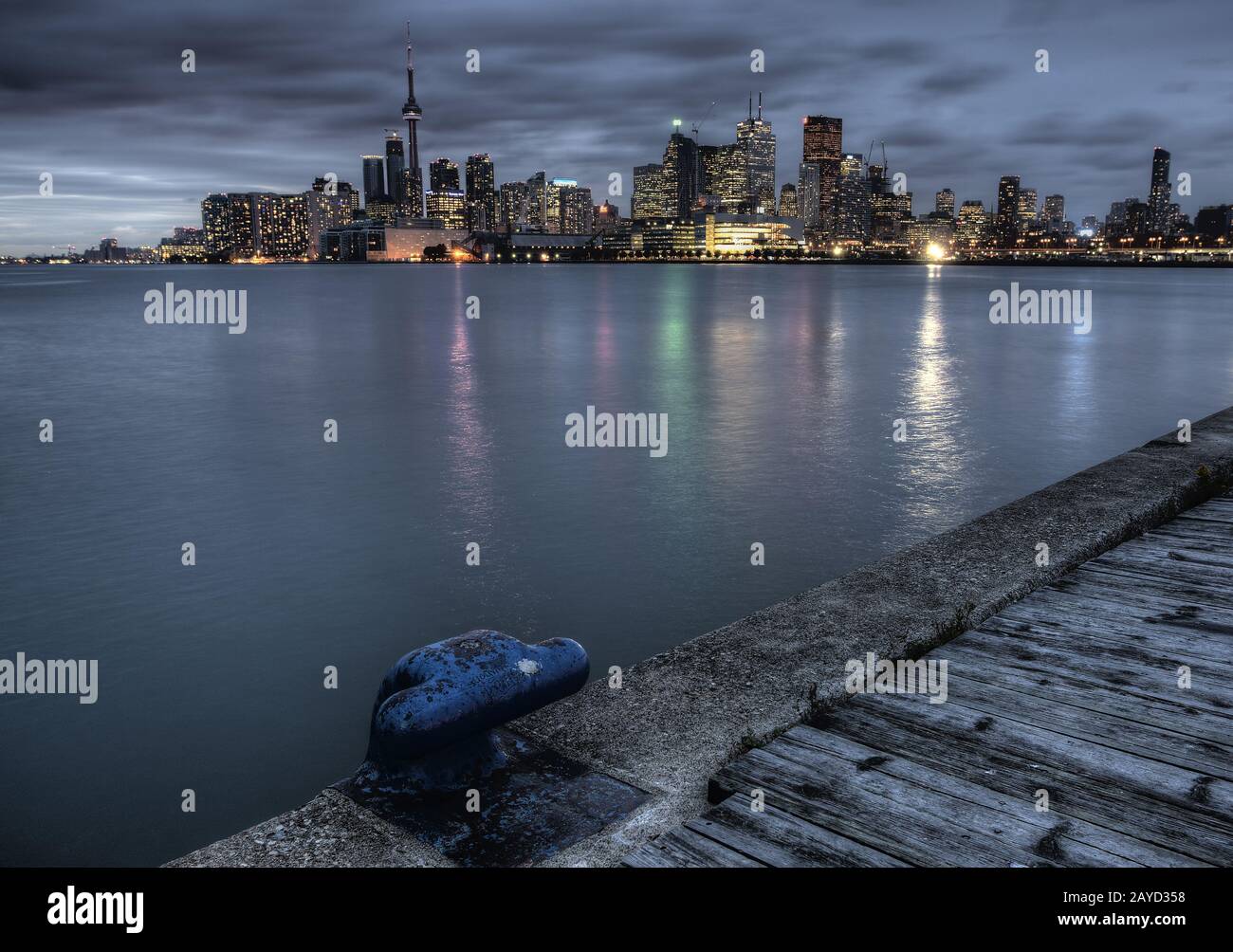 Nighttime city shot hi-res stock photography and images - Alamy