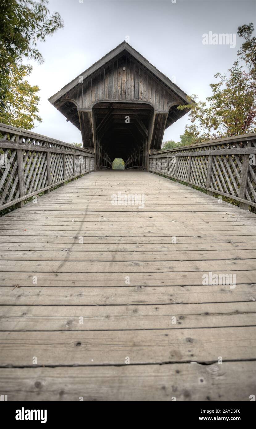 Covered wooden bridges hi-res stock photography and images - Alamy