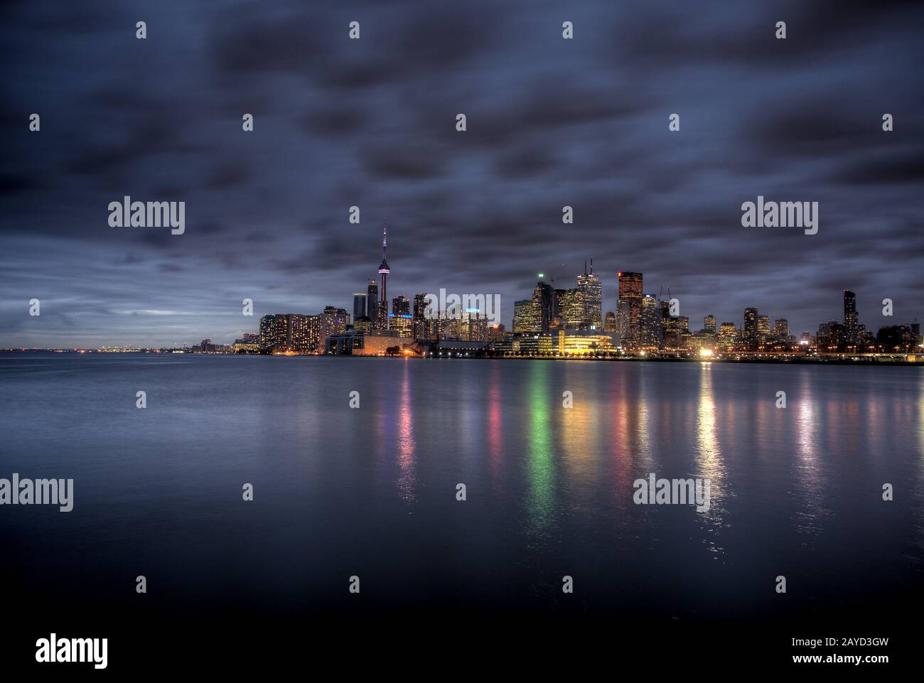 Nighttime city shot hi-res stock photography and images - Alamy