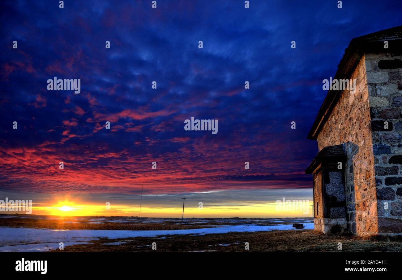 Sunset stone house hi-res stock photography and images - Alamy