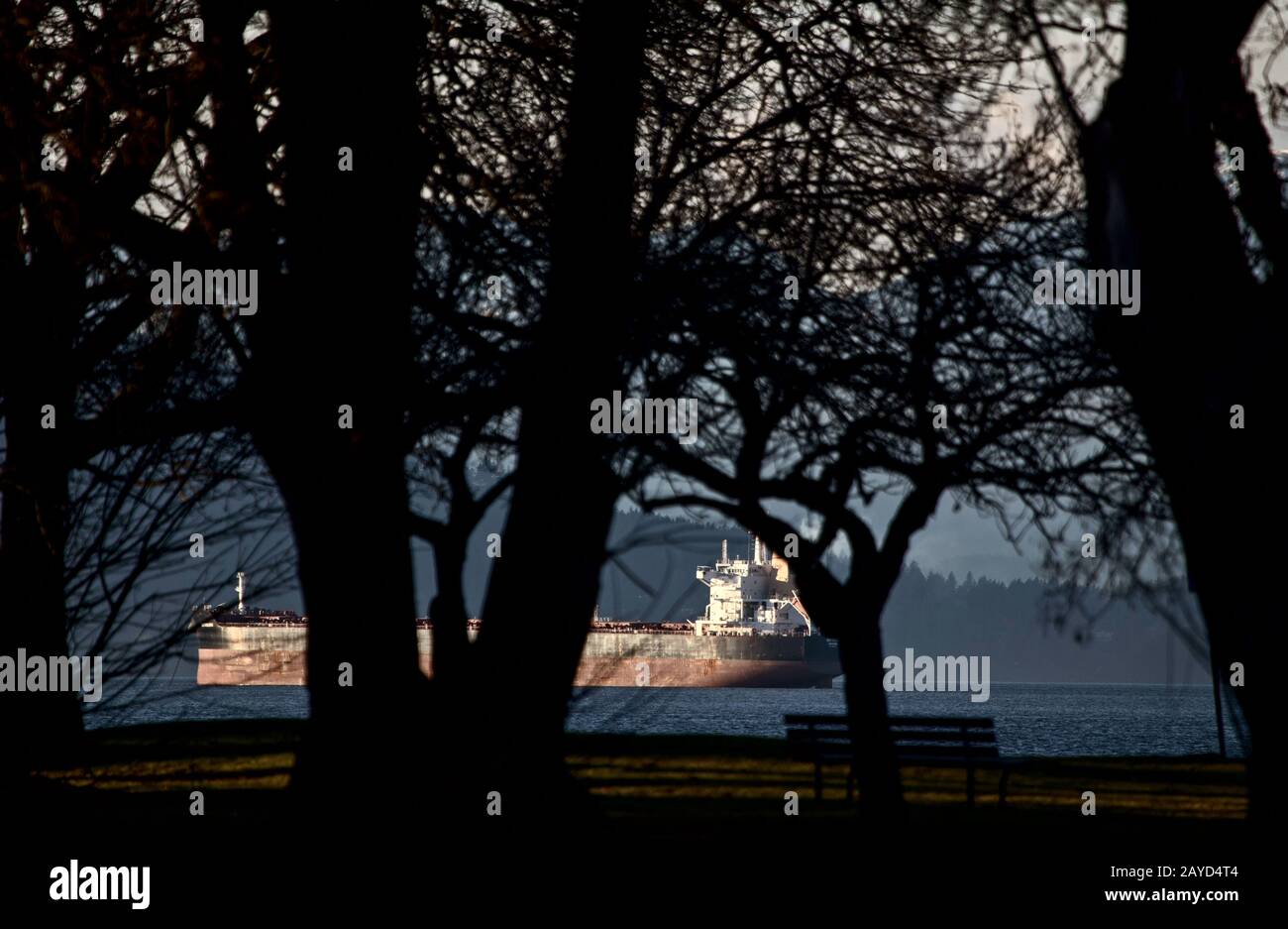 English bay shipping hi-res stock photography and images - Alamy