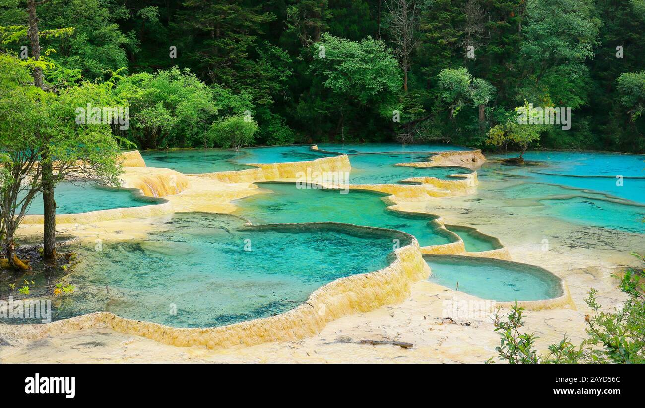 Huanglong sichuan china hi-res stock photography and images - Alamy