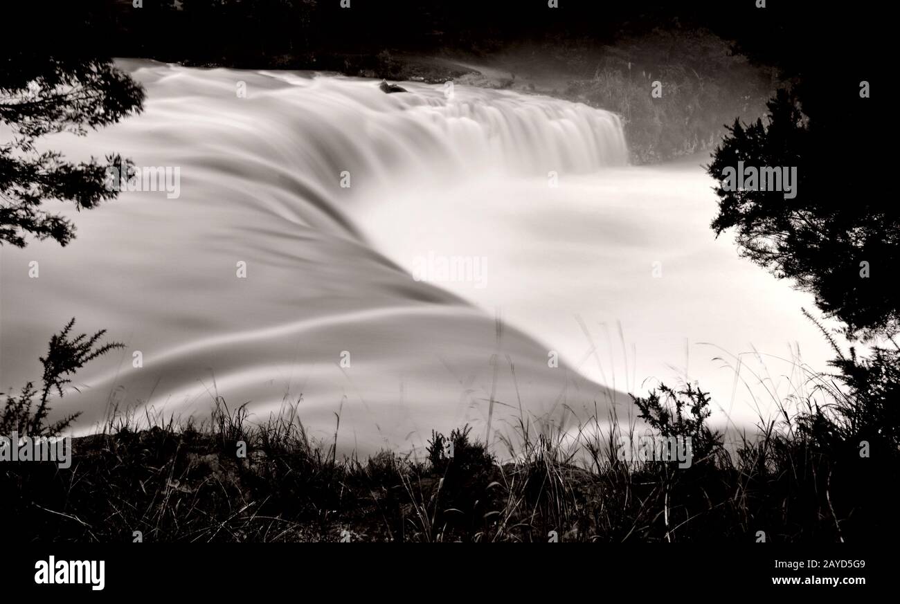 Haruru falls hi-res stock photography and images - Alamy