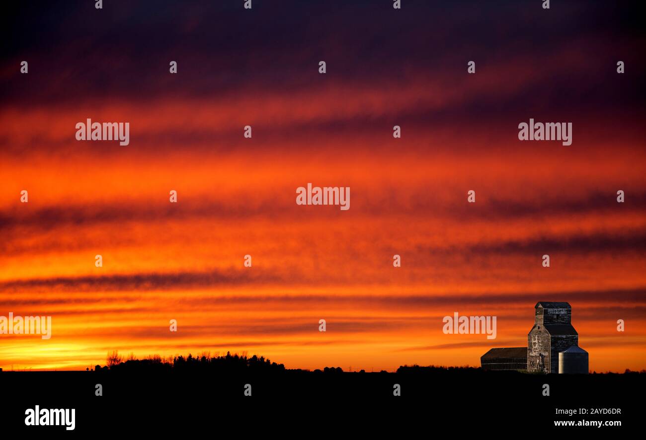 Saskatchewan Prairie Sunset High Resolution Stock Photography and ...