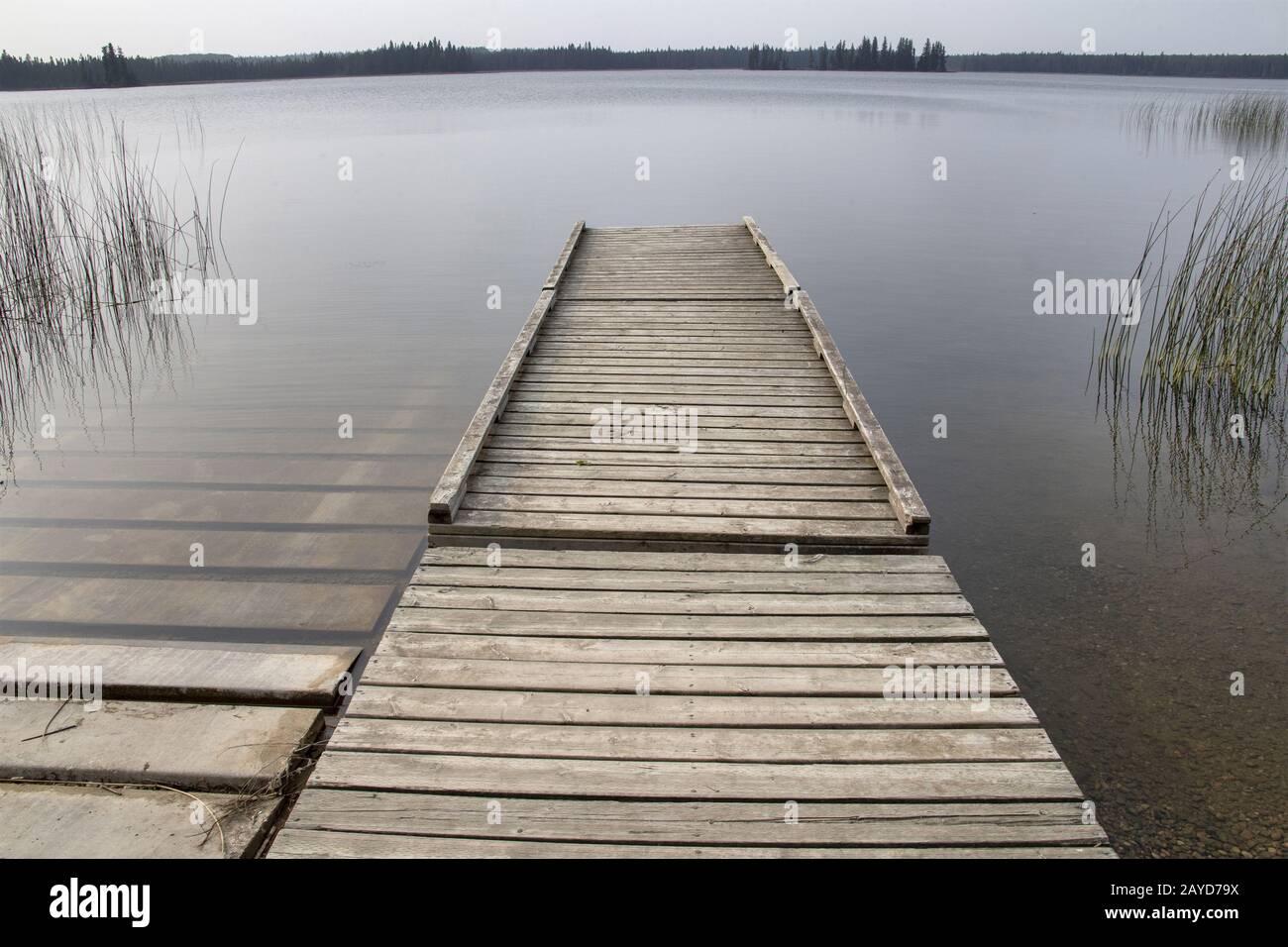 Northern lake canada dock hi-res stock photography and images - Alamy