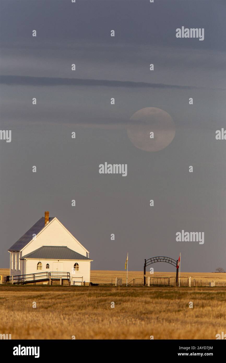 Worship and full moon hi-res stock photography and images - Alamy