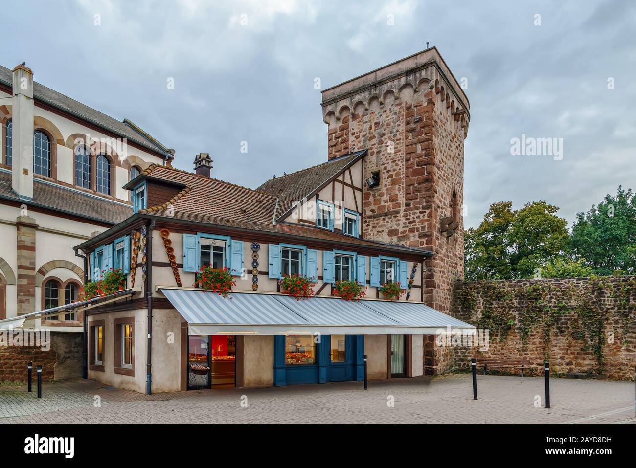 Historical wall alsace city hi-res stock photography and images - Alamy