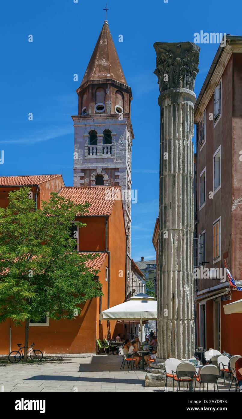 Historic roman column hi-res stock photography and images - Alamy