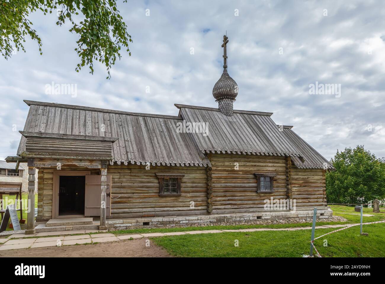 Small wooden chapel building hi-res stock photography and images - Alamy