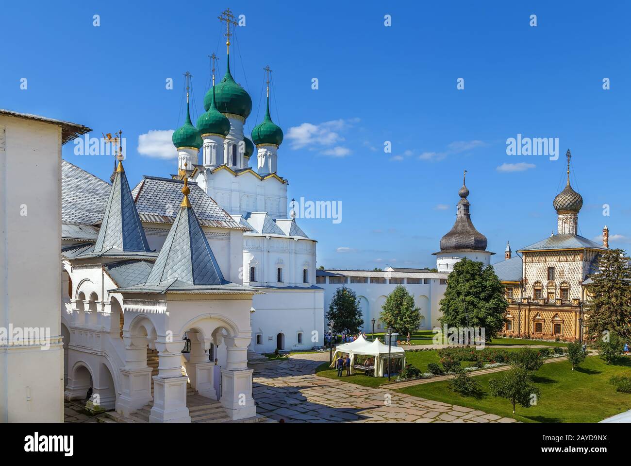 Rostov courtyard hi-res stock photography and images - Alamy