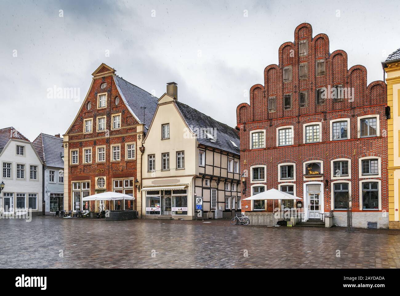 Historical market square hi-res stock photography and images - Alamy