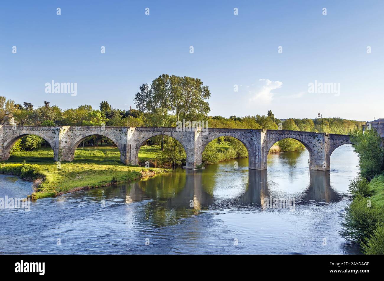 Old french bridge hi-res stock photography and images - Alamy