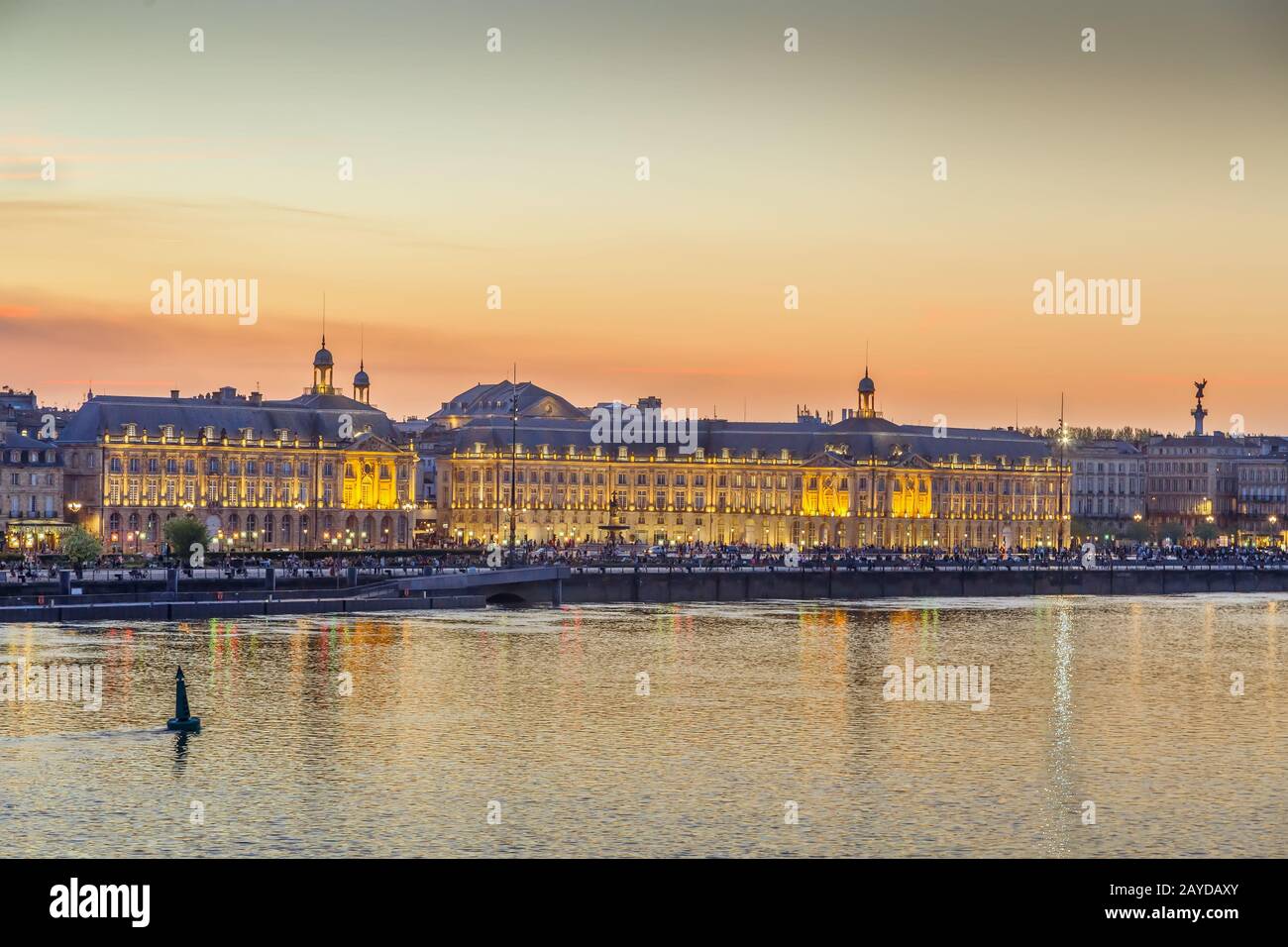 Old bordeaux city hi-res stock photography and images - Alamy