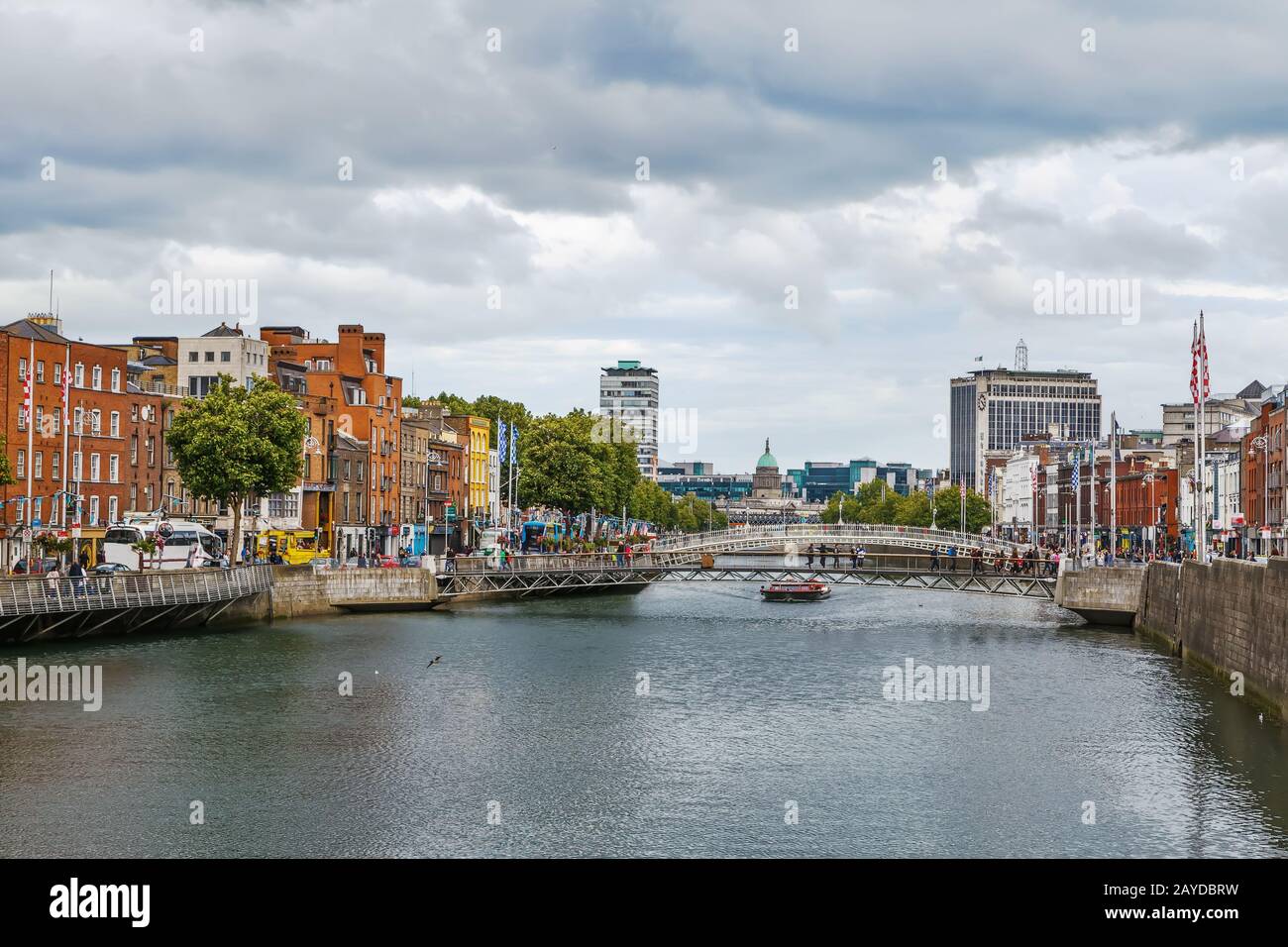 The liffey river dublin ireland hi-res stock photography and images - Alamy