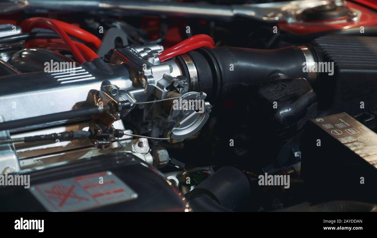 Speed control mechanism of internal combustion engine of retro car ...