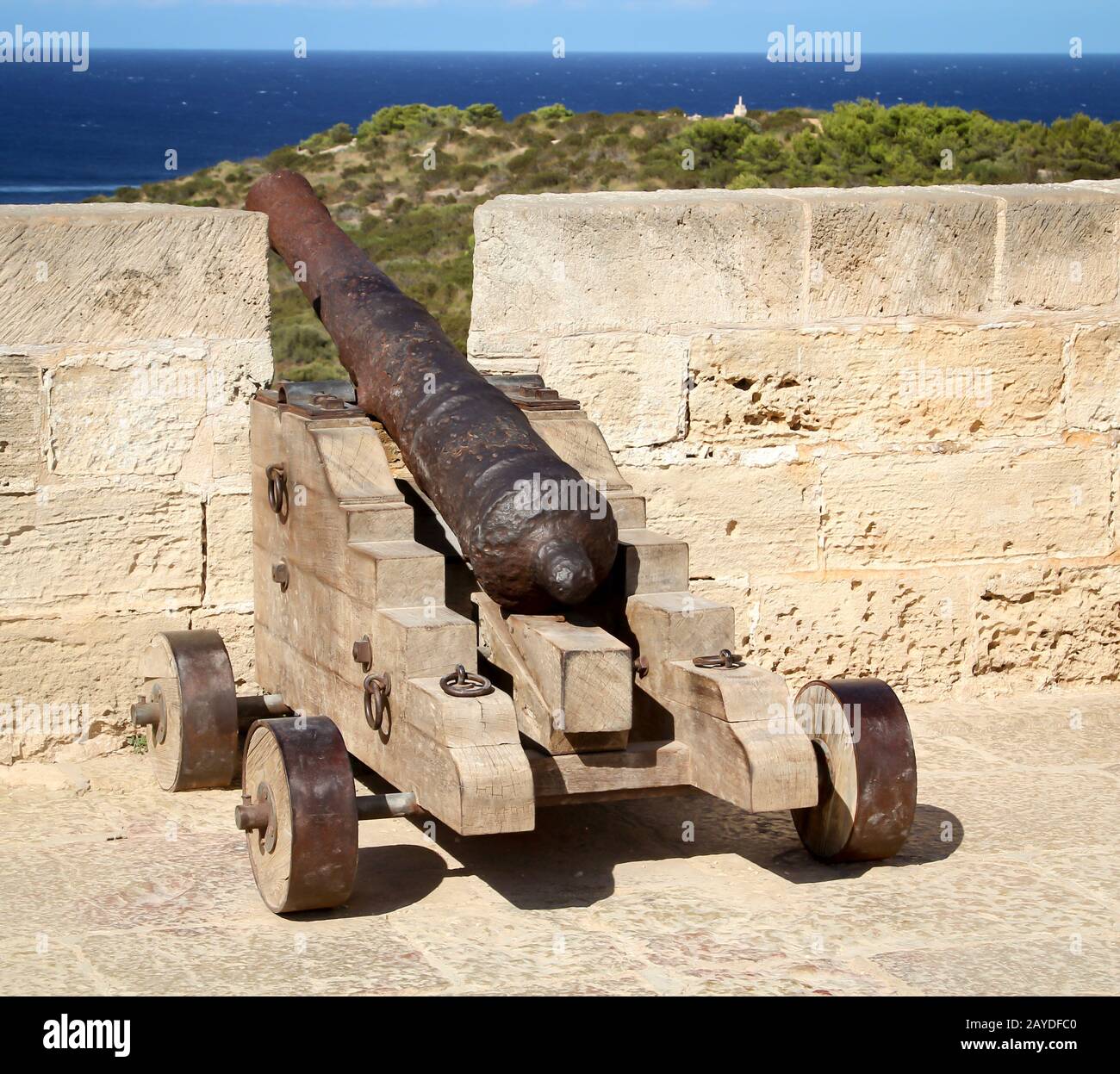 Medieval city defenses hi-res stock photography and images - Alamy