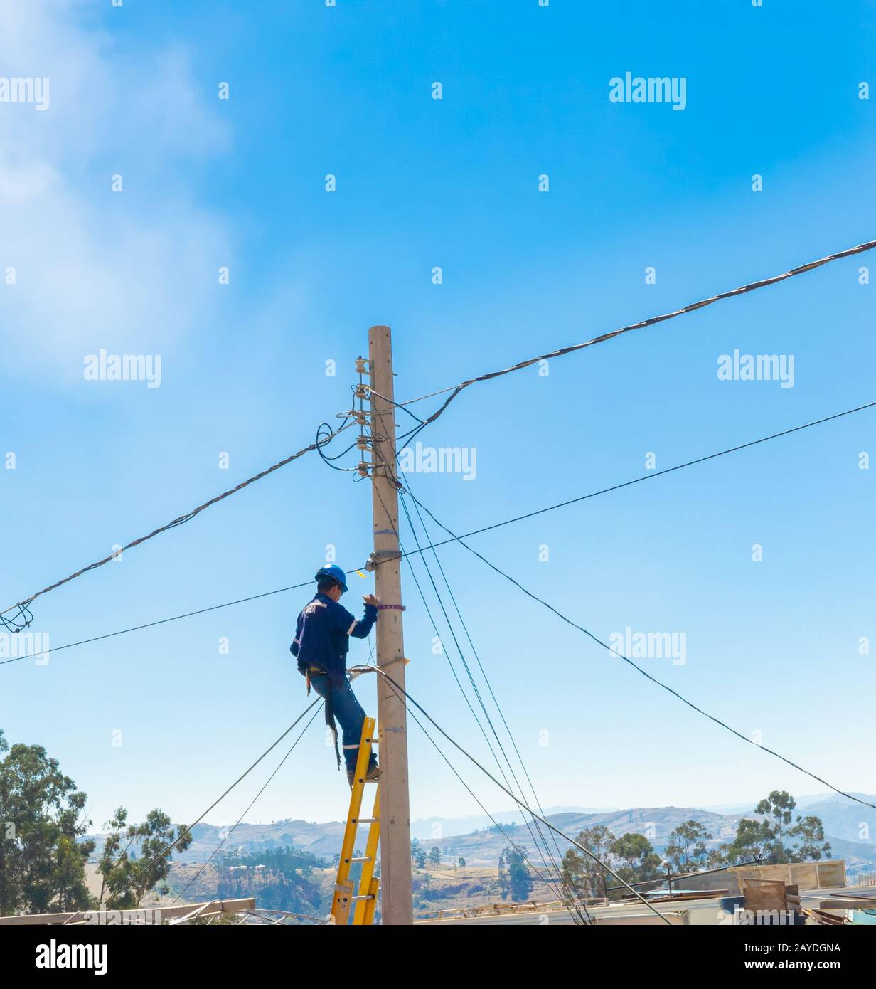 Guy wire hi-res stock photography and images - Alamy