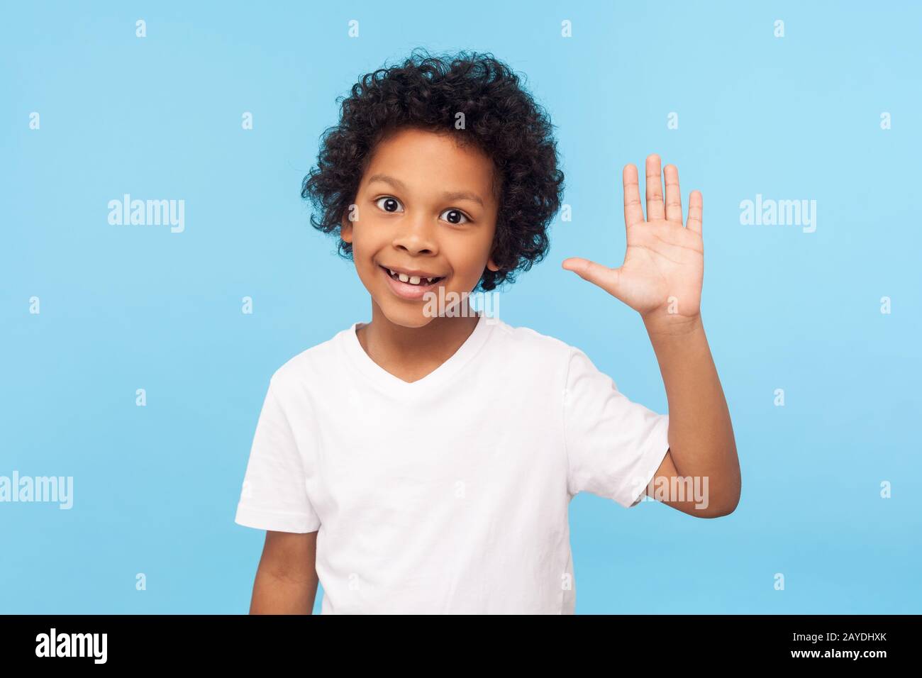 African waving goodbye hi-res stock photography and images - Alamy