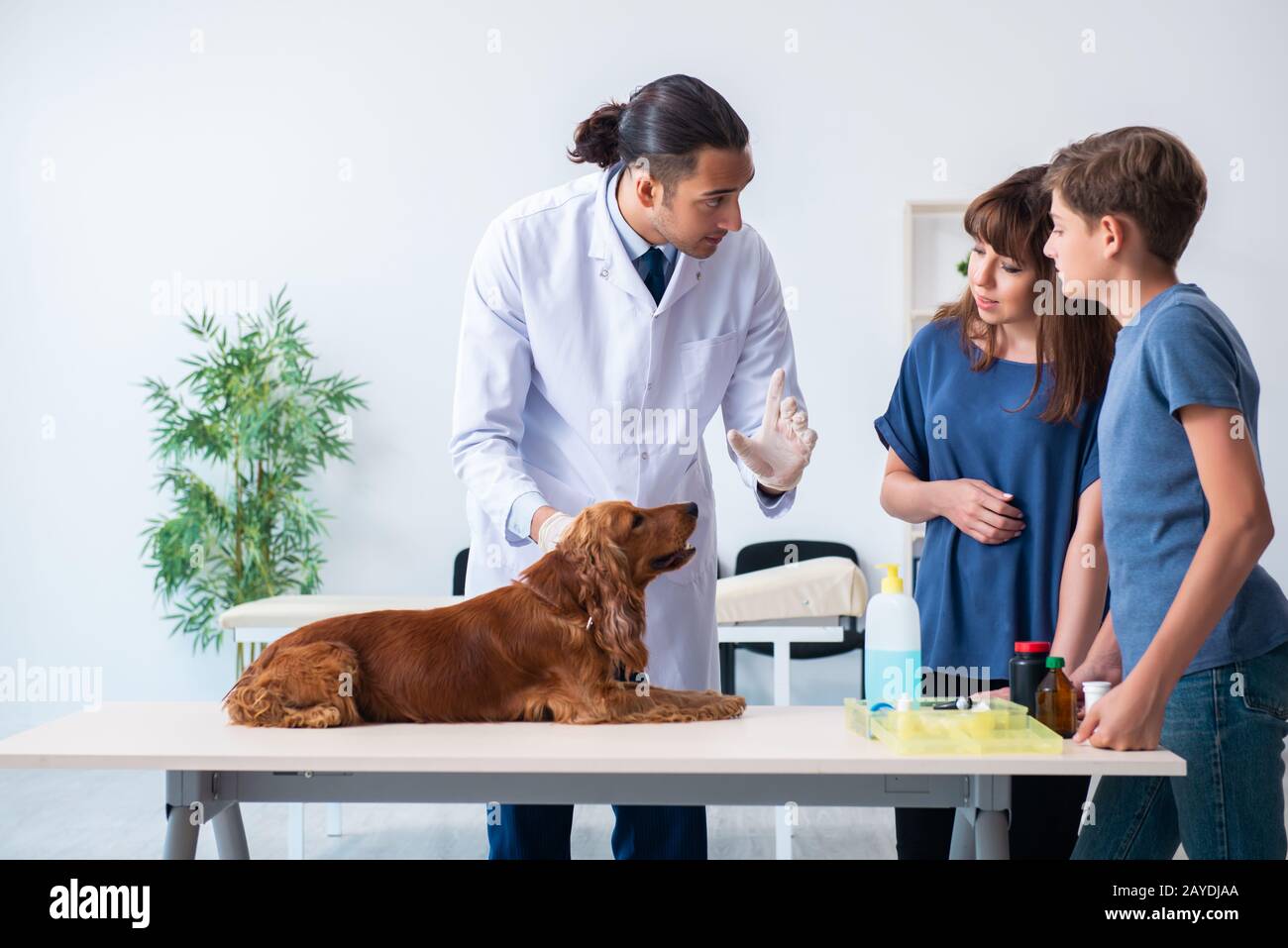 Doctor and sick boy treating hi-res stock photography and images - Alamy