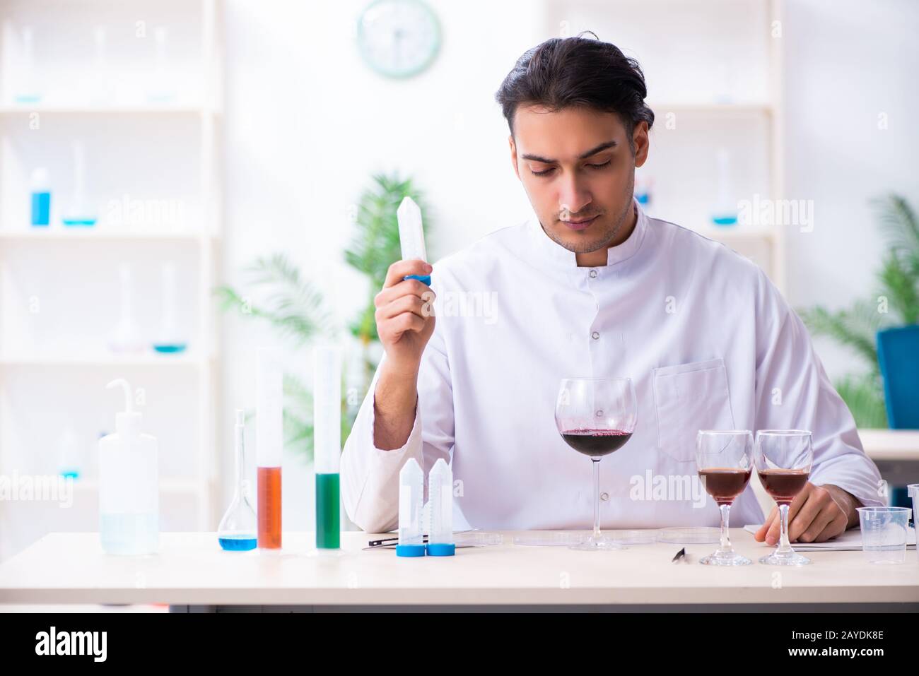 Testing wine lab hi-res stock photography and images - Alamy