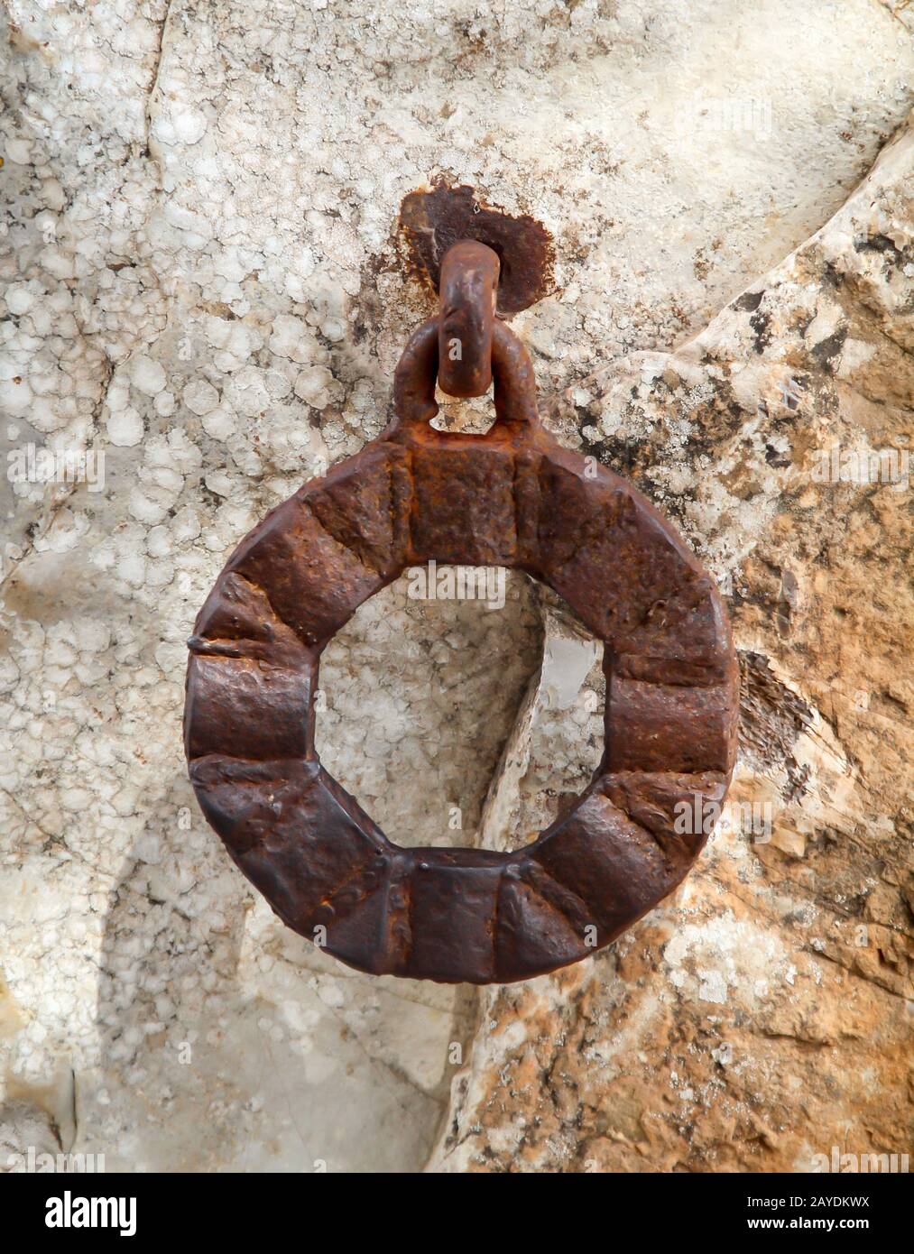 Attaching a rope hi-res stock photography and images - Alamy