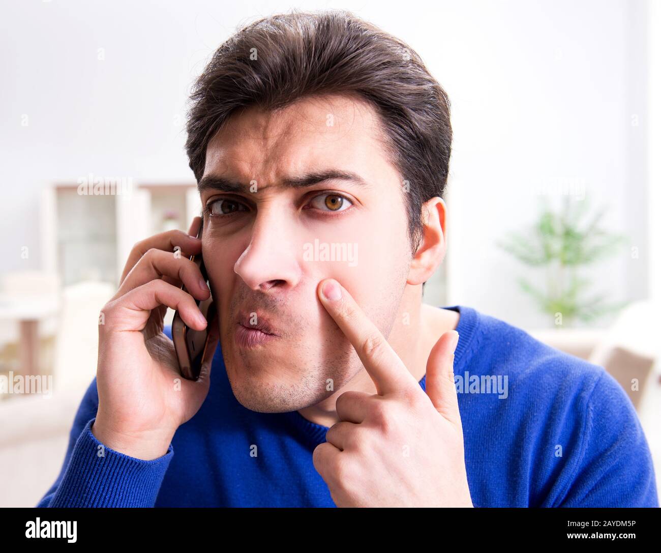 Man panicking hi-res stock photography and images - Alamy