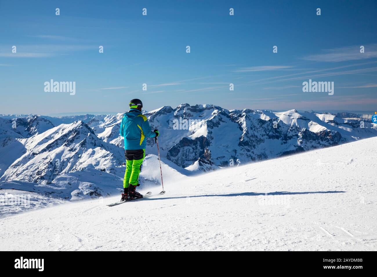 Skiier downhill hi-res stock photography and images - Alamy