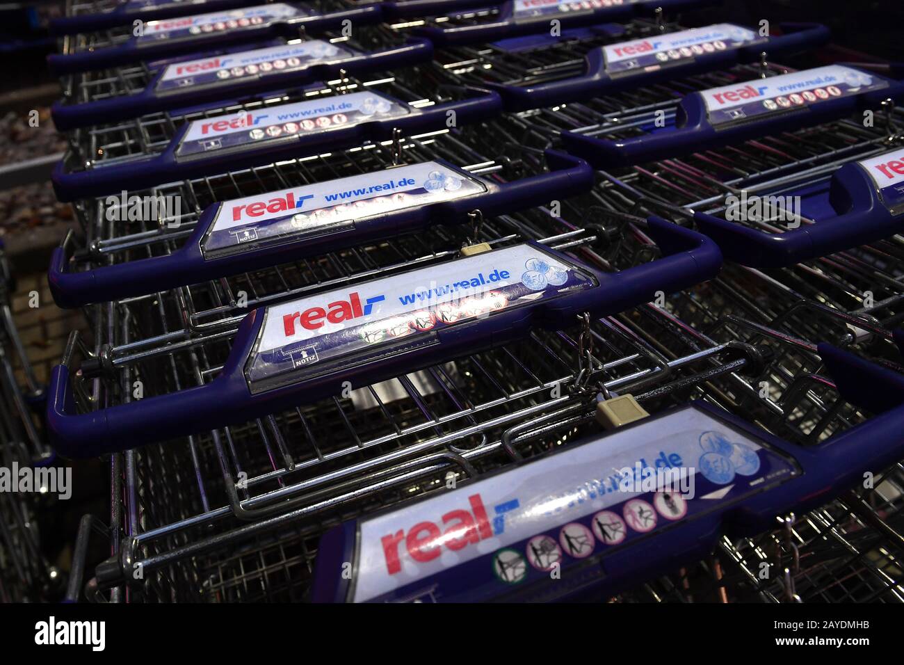 Thematic picture Real C Around 30 markets are closed after sales ...