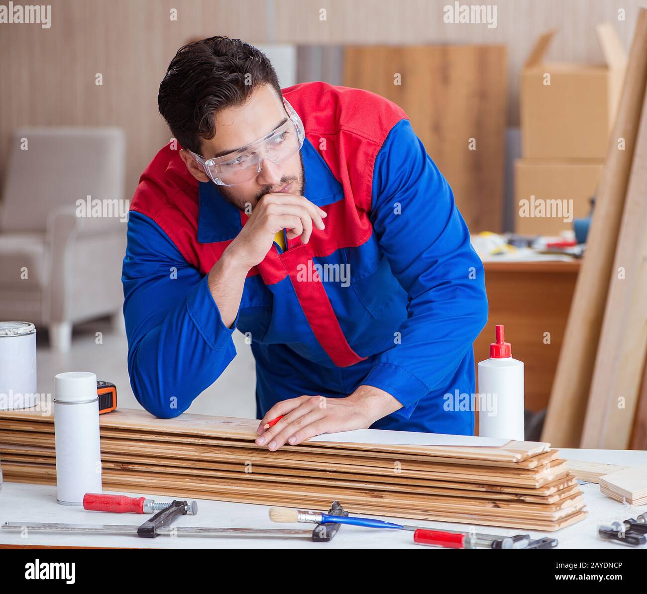 Mal diy hi-res stock photography and images - Alamy
