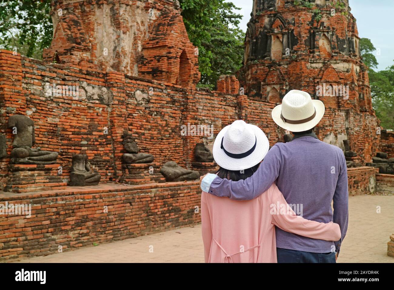 Headless couple hi-res stock photography and images - Alamy