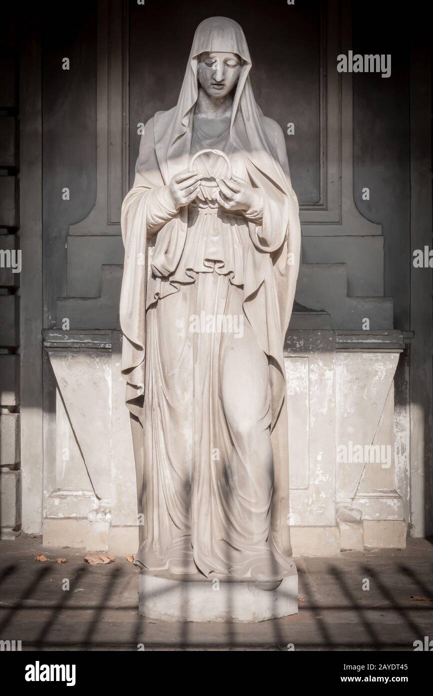 Statue in of Virgin Mary Stock Photo - Alamy