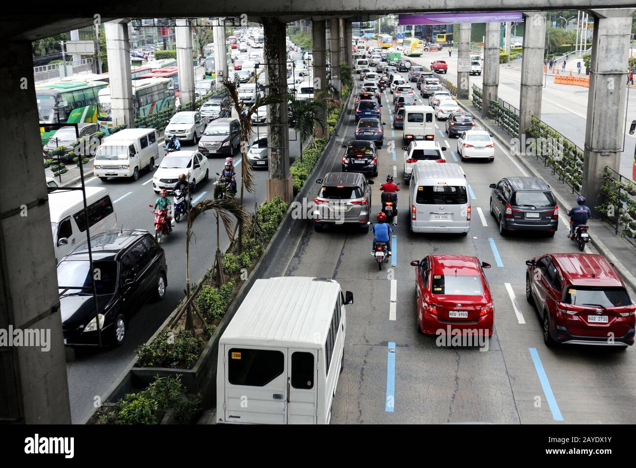 Edsa traffic congestion manila hi-res stock photography and images - Alamy