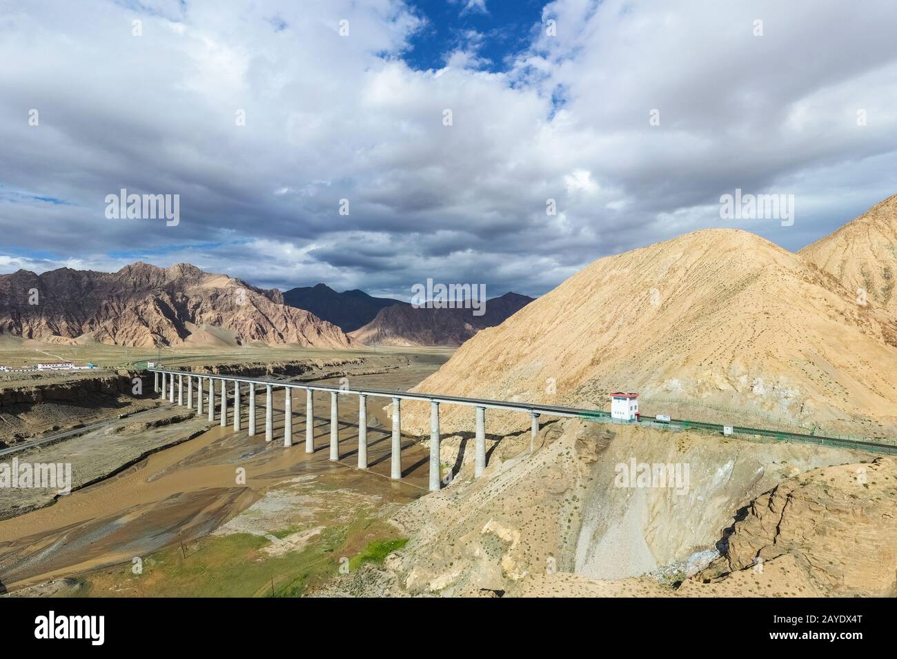 qinghai-tibet railway of china Stock Photo - Alamy
