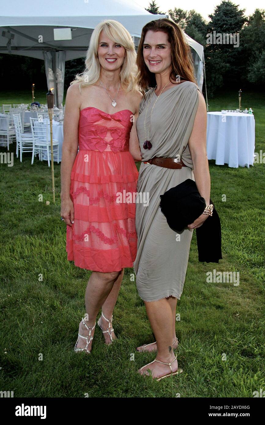 Sara shields hi-res stock photography and images - Alamy