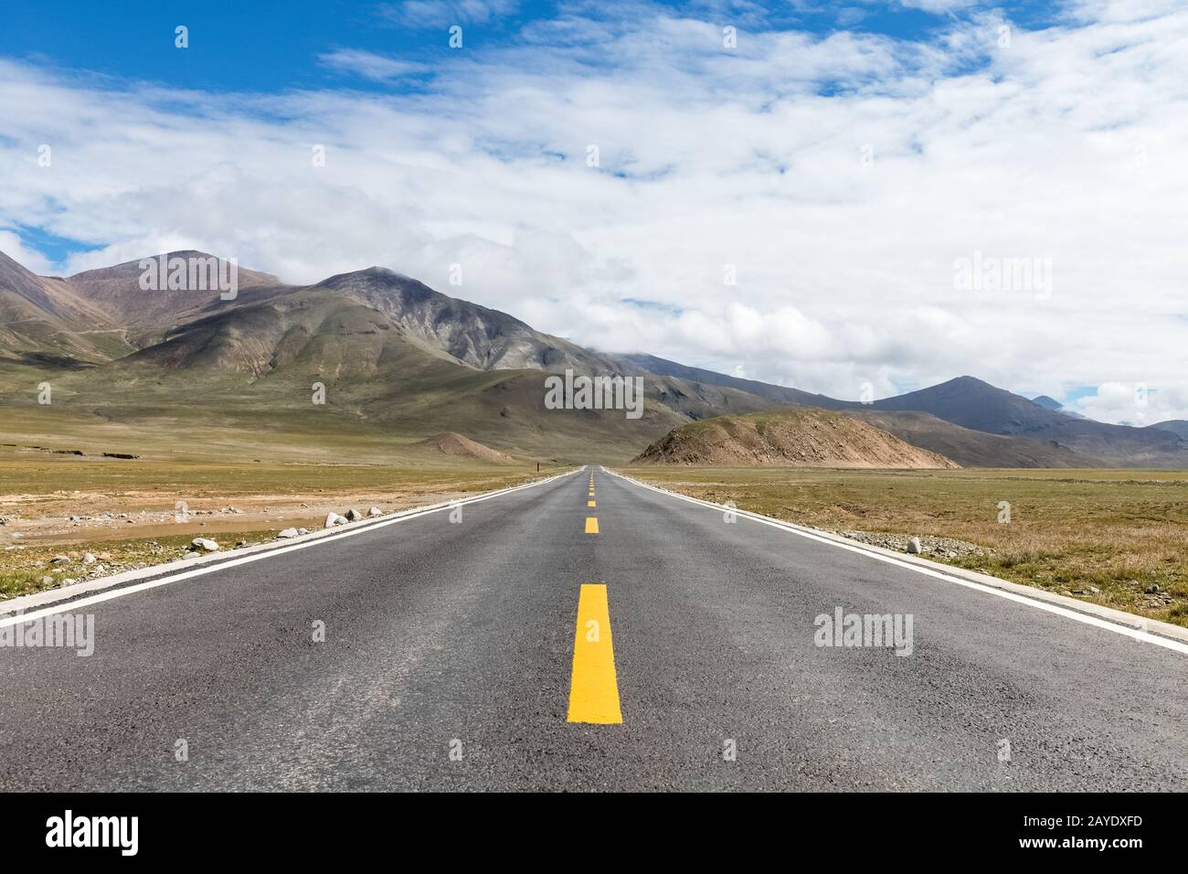 Beautiful road in nature hi-res stock photography and images - Alamy
