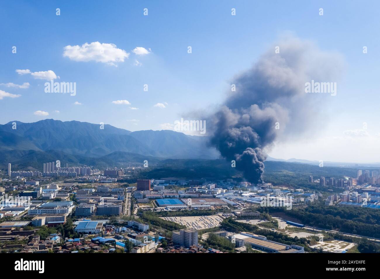 Scene house fire hi-res stock photography and images - Alamy