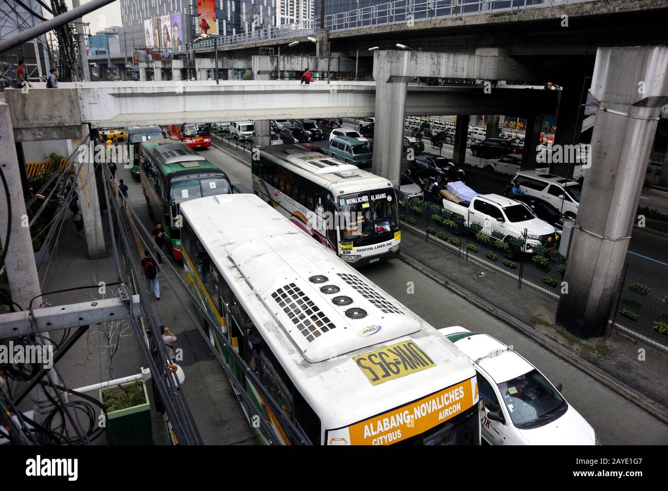 Edsa traffic congestion manila hi-res stock photography and images - Alamy
