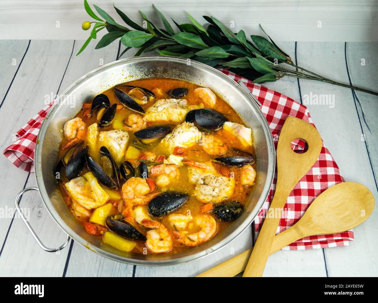 Traditional seafood cataplana hi-res stock photography and images - Alamy