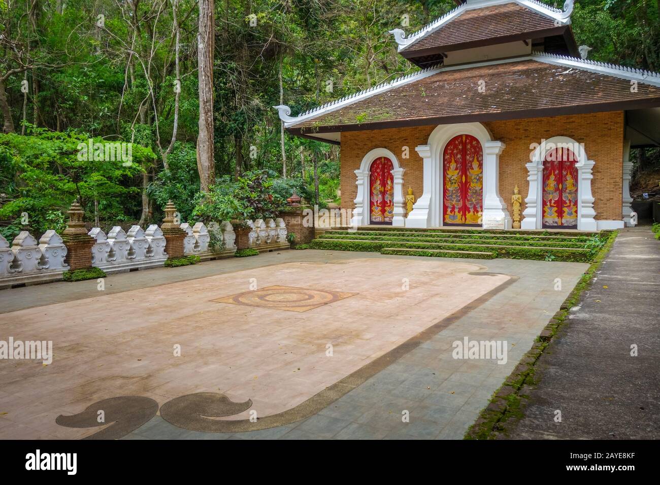 Wat Palad temple buildings, Chiang Mai, Thailand Stock Photo - Alamy