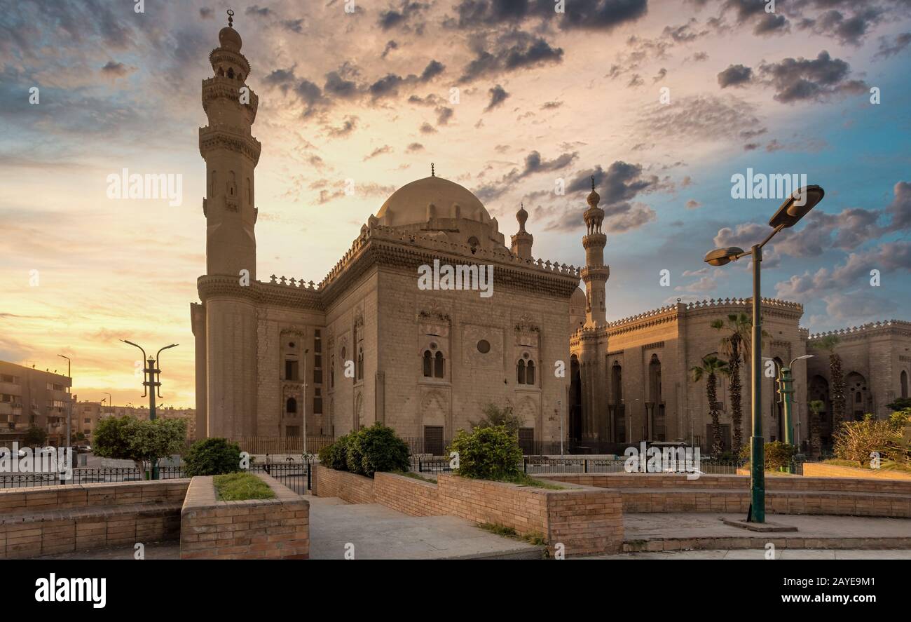 Mosque madrassa of sultan hassan hi-res stock photography and images ...