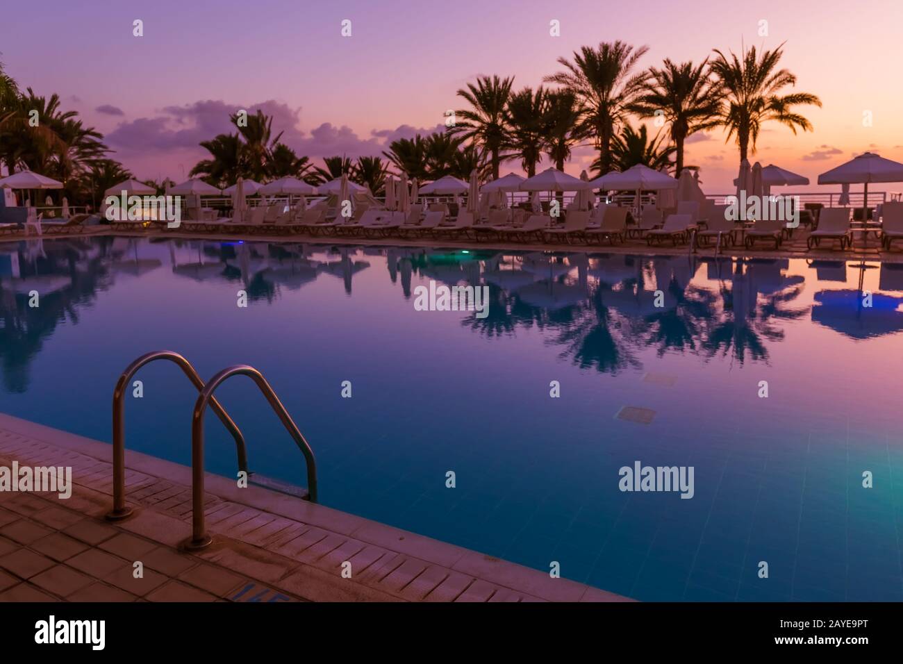 Mediterranean house with swimming pool hi-res stock photography and ...