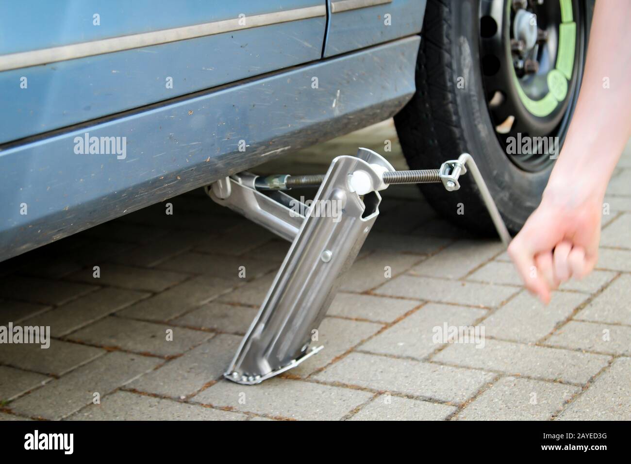 Car with a puncture hi-res stock photography and images - Alamy