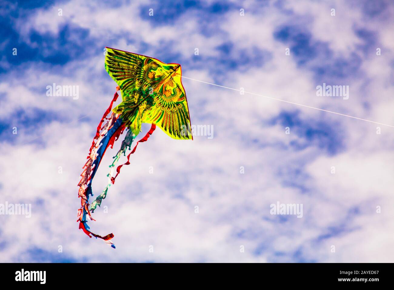 Red kite statue hi-res stock photography and images - Alamy