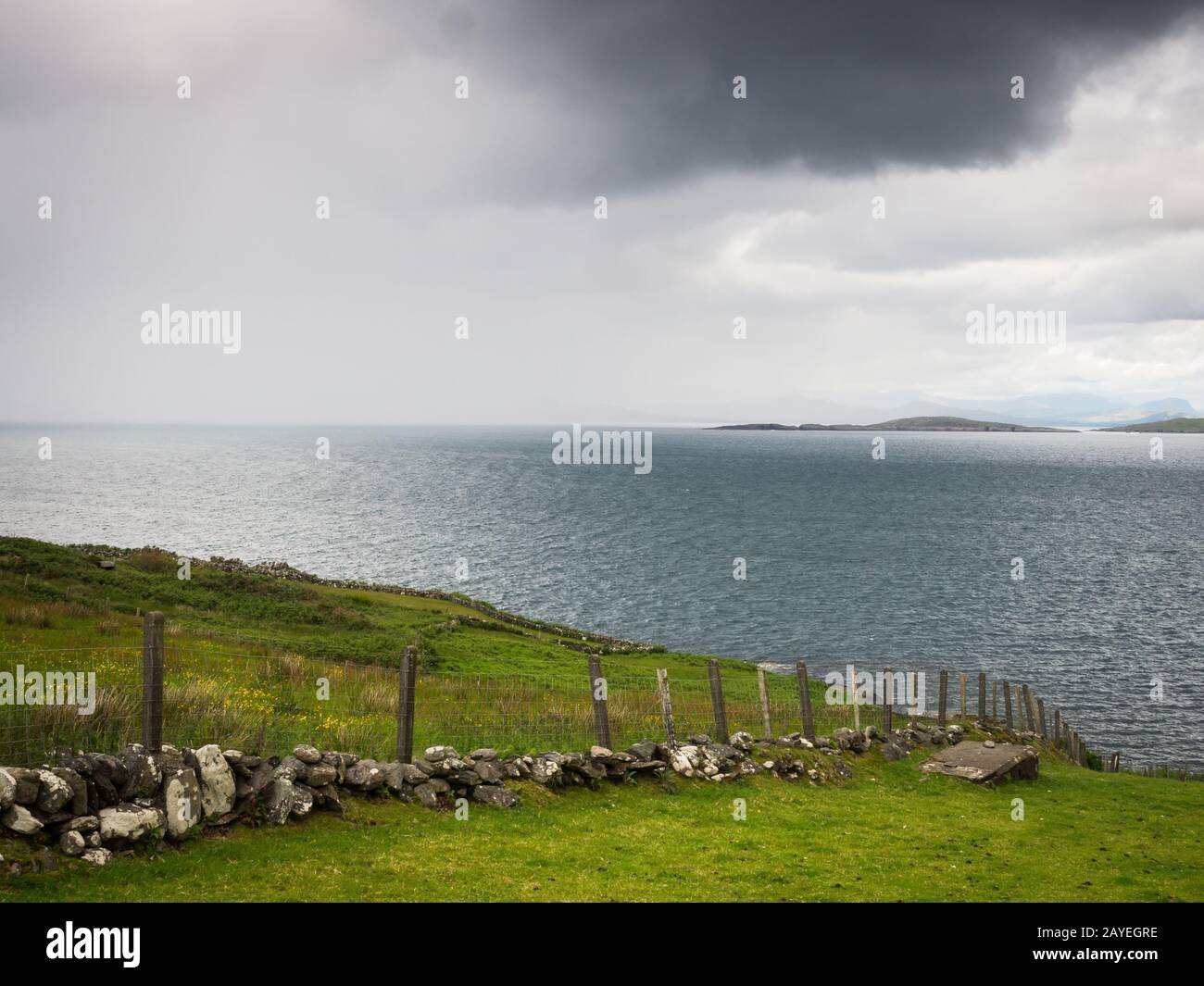 Beara seascape hi-res stock photography and images - Alamy