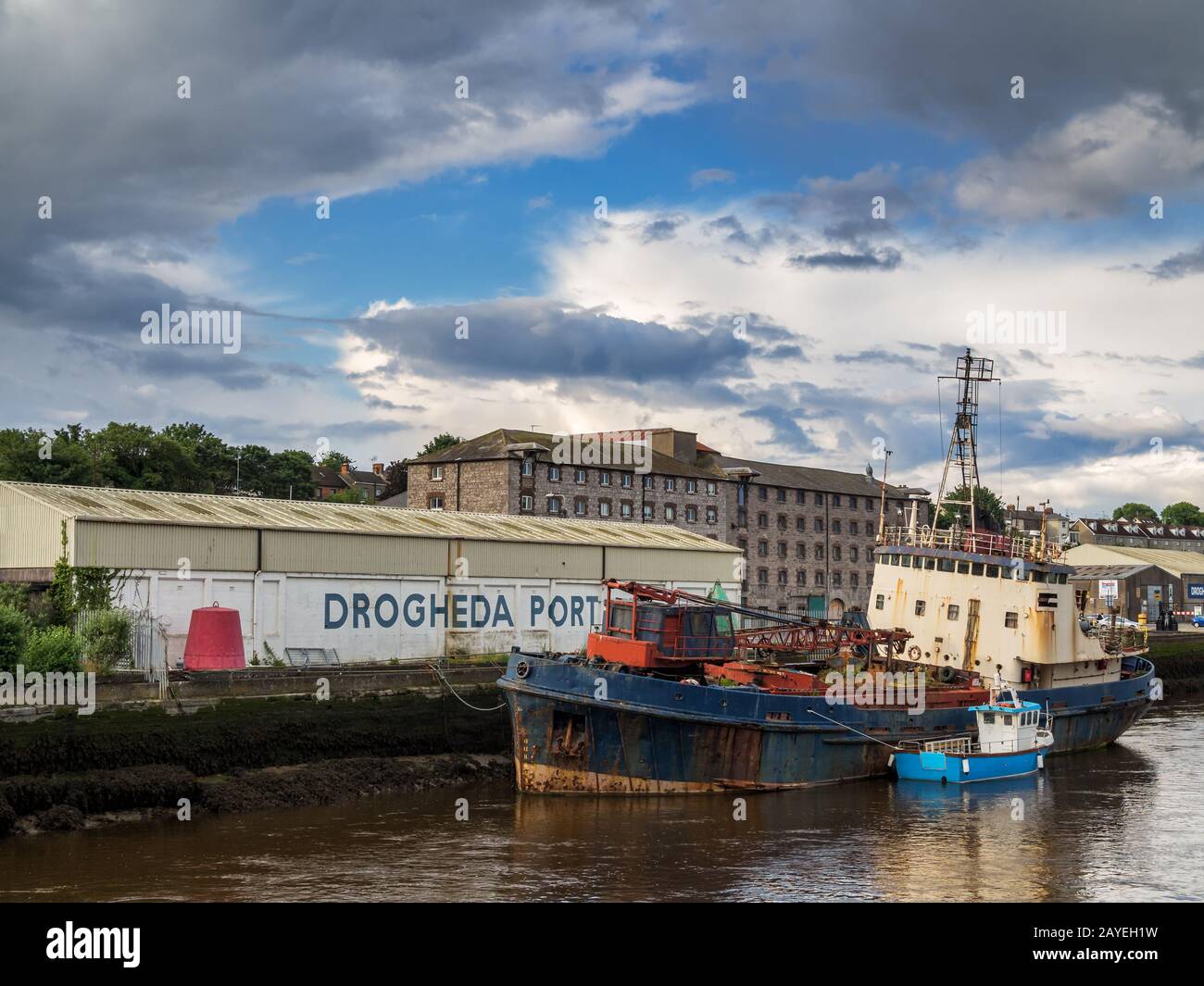 Old town of Drogheda in Ireland with river Boyne Stock Photo - Alamy