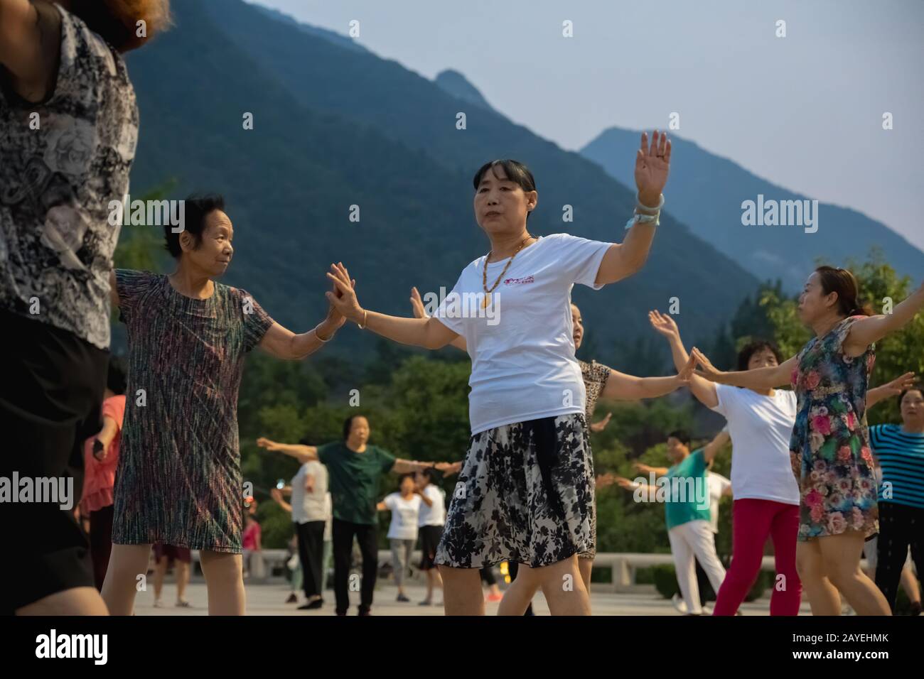 Group of chinese women hi-res stock photography and images - Alamy