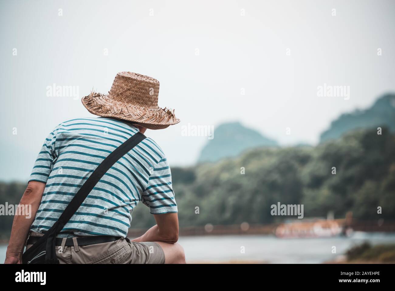 Li river park tourist hi-res stock photography and images - Alamy