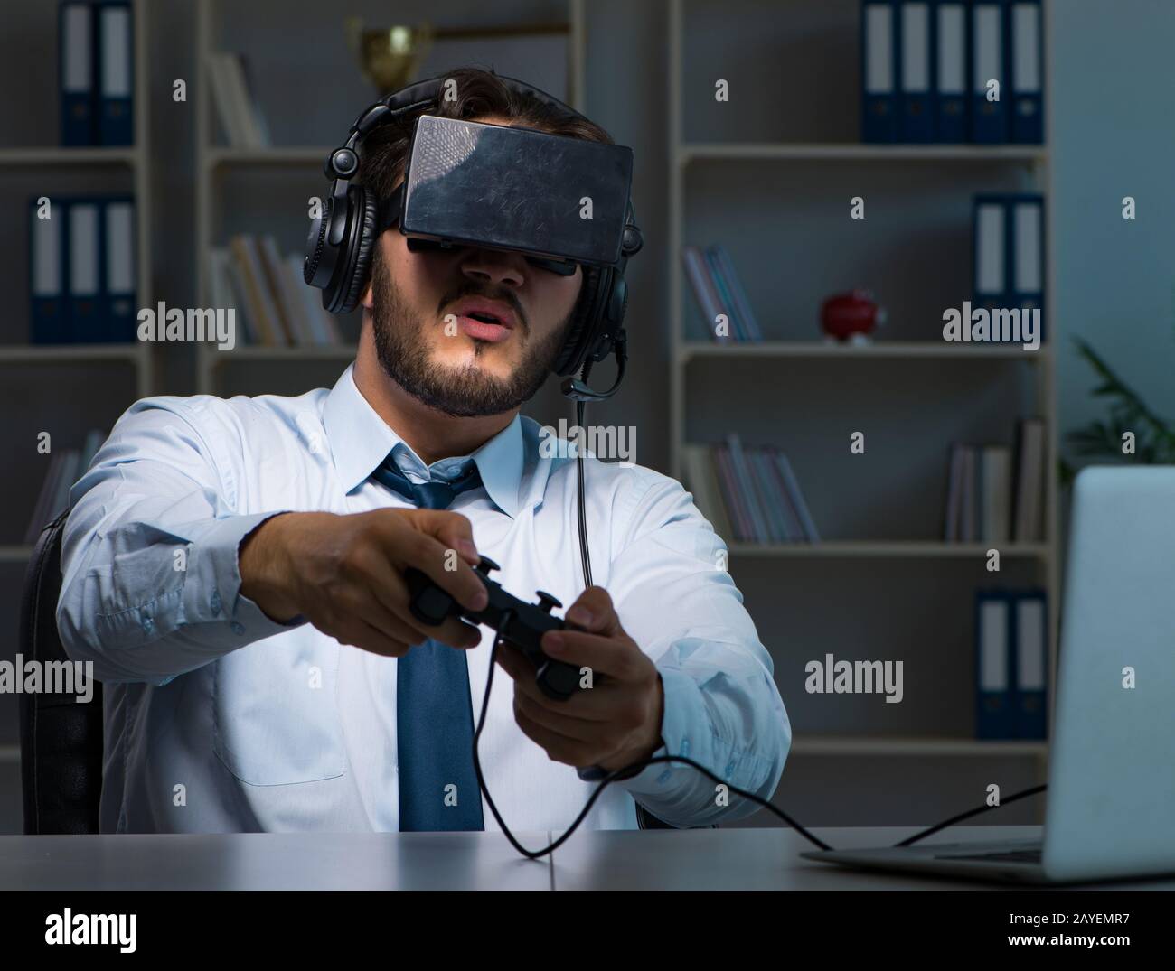 Gamer man thumbs up hi-res stock photography and images - Alamy